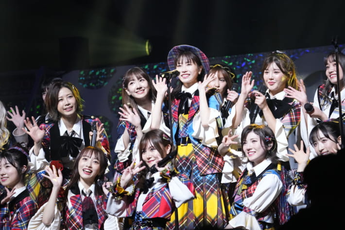 このキラキラ感はAKBにしか出せない 横山由依卒業コンサート アイドルに青春を捧げた12年間の疾走 | TABLO