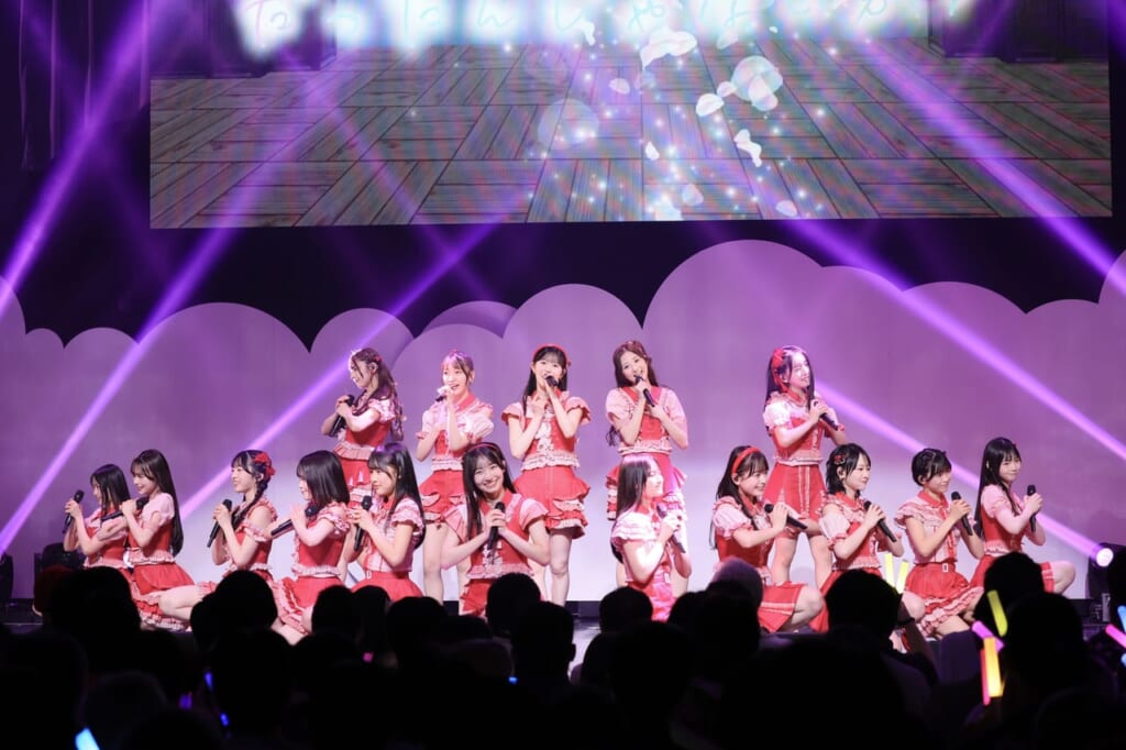 AKB48が魅せた第18期生昇格記念LIVE 19、20期生を合わせた16人の存在感 東京ドームへの切符をつかみ取れ | TABLO